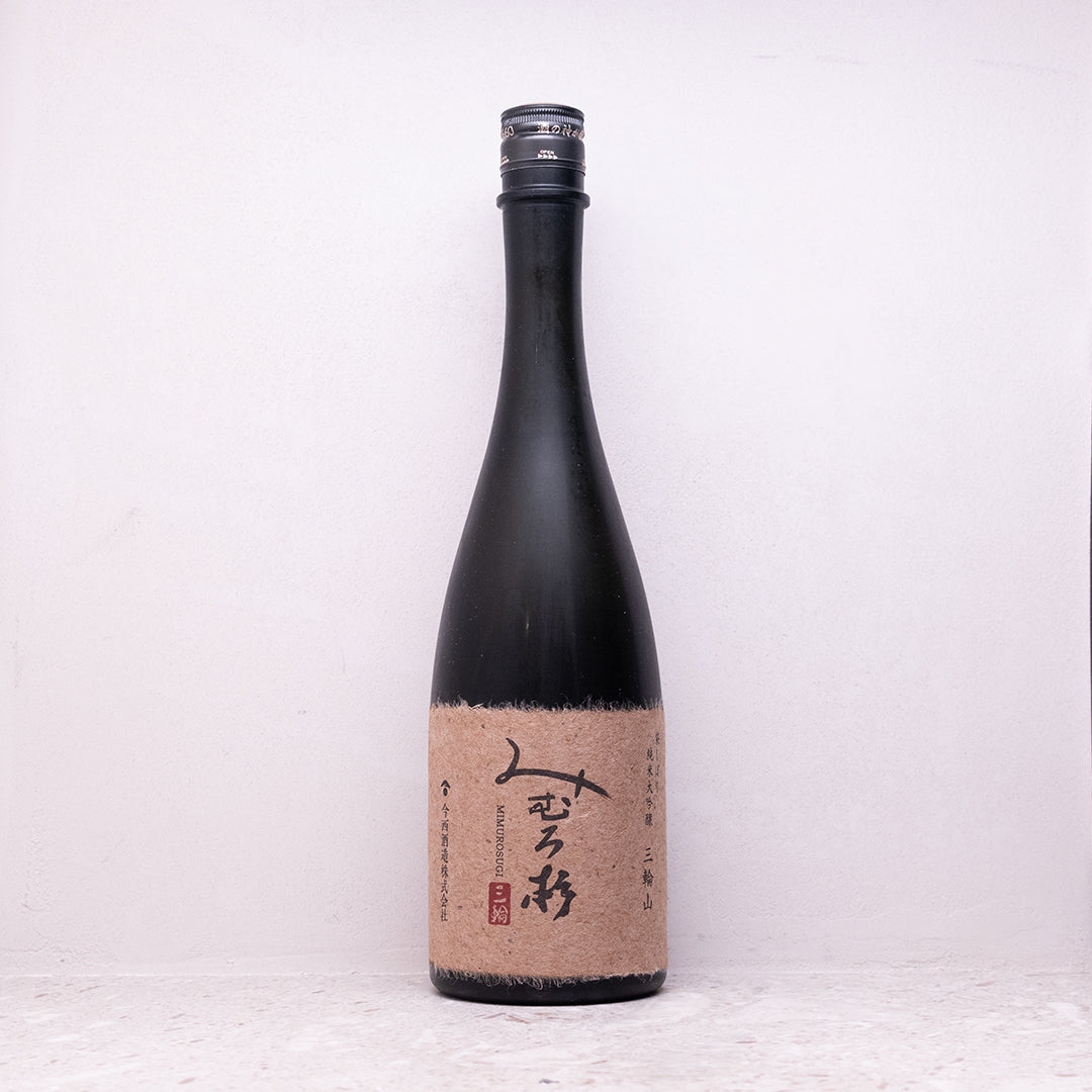 みむろ杉 三輪山 純米大吟醸 袋しぼり【R4BY】720ml – TENSHUDO｜SAKE × SHUWAN GALLERY